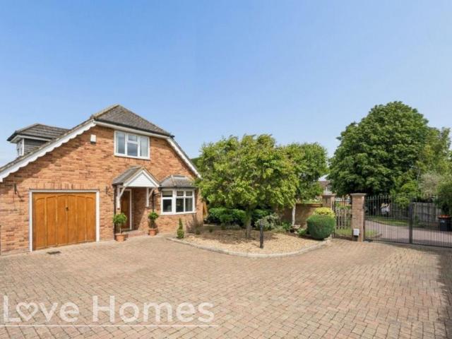 3 bedroom detached house for sale