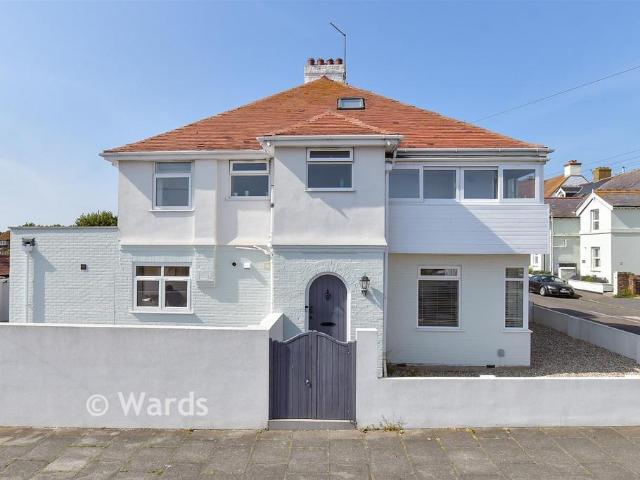 4 bedroom semi detached house for sale