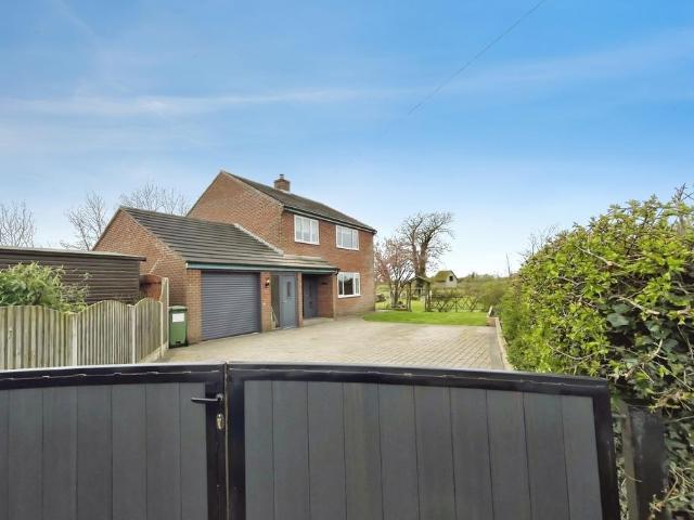 3 bedroom detached house for sale