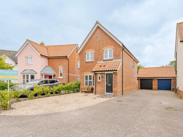 3 bedroom detached house for sale