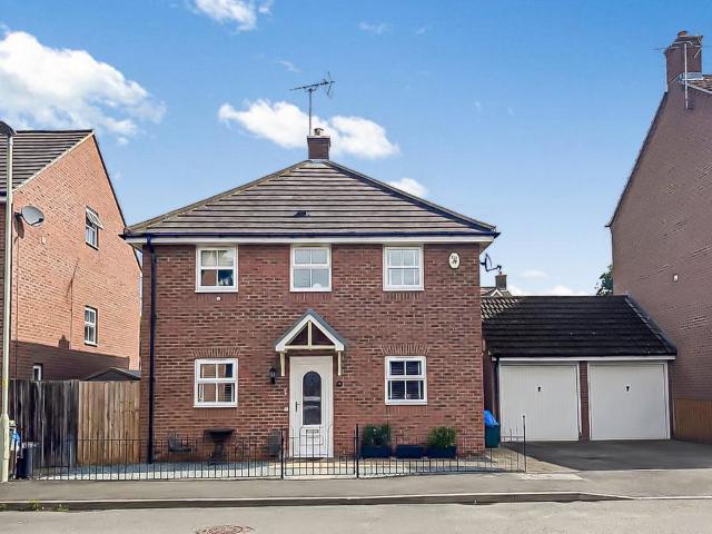 3 bedroom detached house for sale