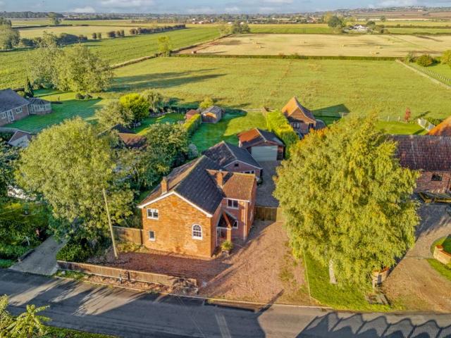 3 bedroom detached house for sale