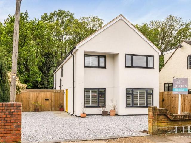 3 bedroom detached house for sale