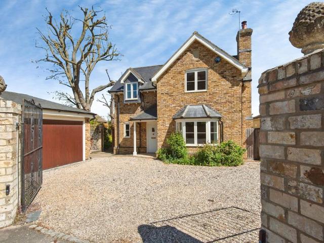3 bedroom detached house for sale