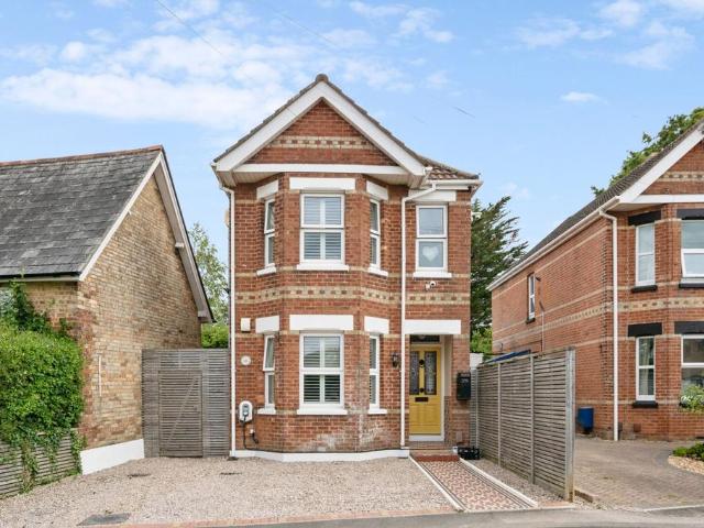 3 bedroom detached house for sale