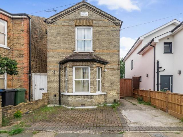 3 bedroom detached house for sale