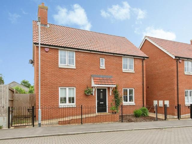 3 bedroom detached house for sale