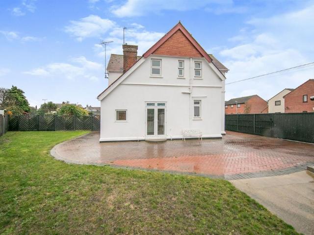 3 bedroom detached house for sale
