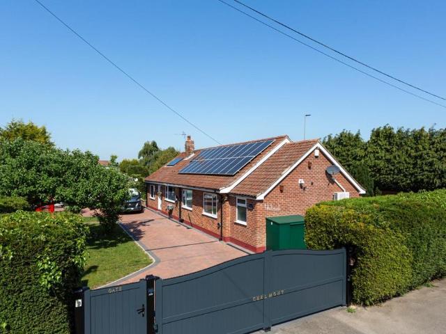 3 bedroom detached house for sale
