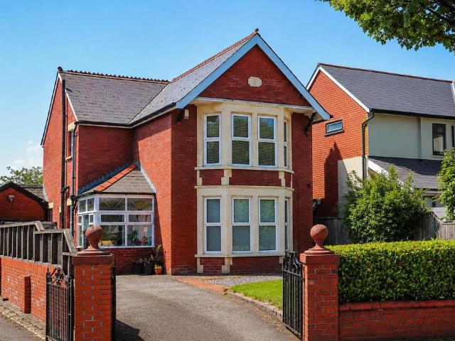 3 bedroom detached house for sale