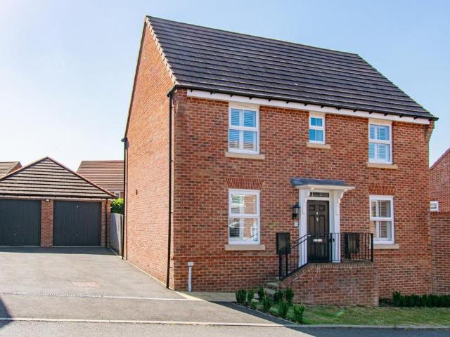 3 bedroom detached house for sale