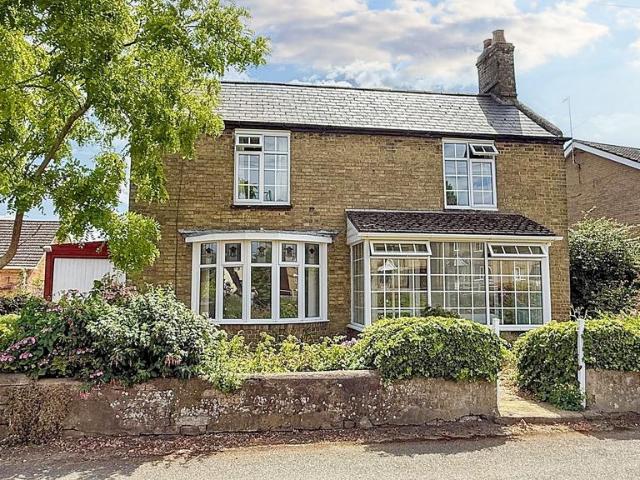 3 bedroom detached house for sale
