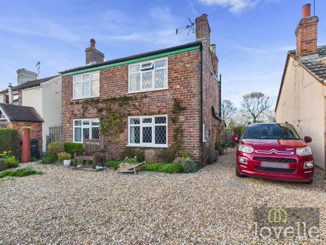 3 bedroom detached house for sale