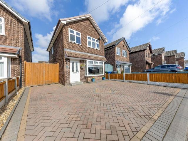 3 bedroom detached house for sale