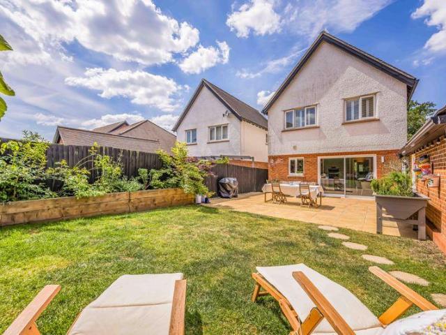 3 bedroom detached house for sale