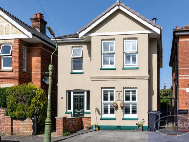 3 bedroom detached house for sale