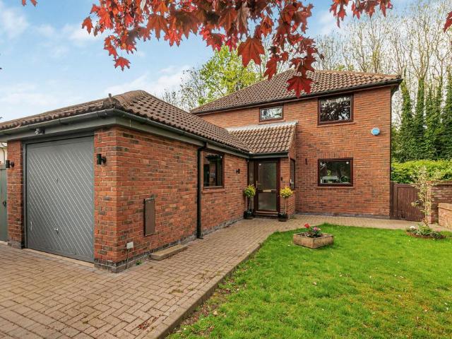 3 bedroom detached house for sale