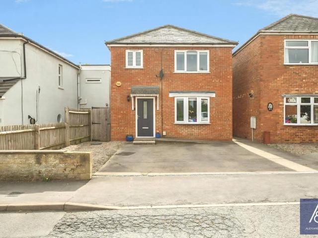 3 bedroom detached house for sale