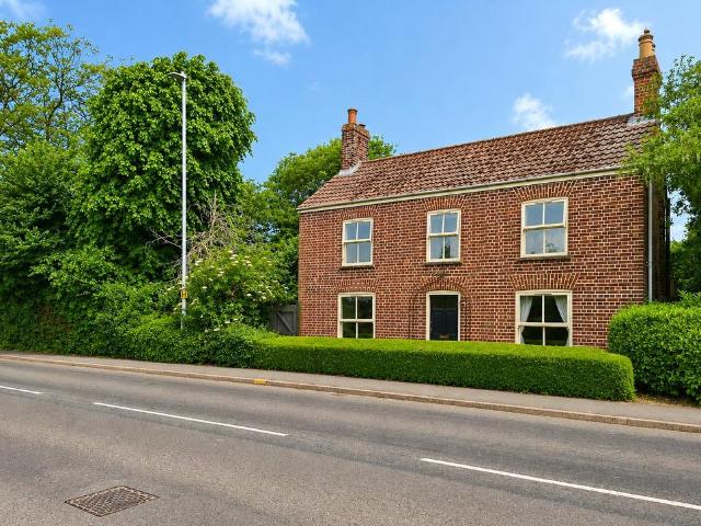 3 bedroom detached house for sale