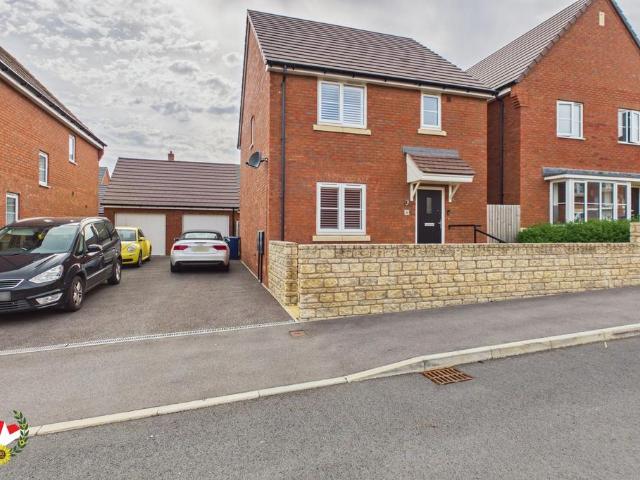 3 bedroom detached house for sale