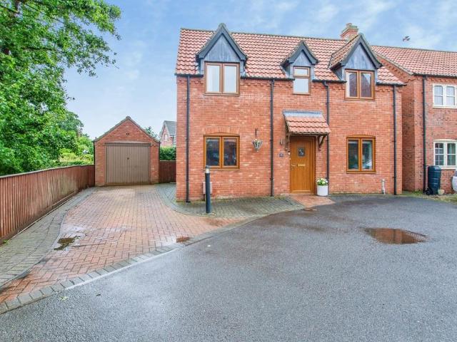 3 bedroom detached house for sale