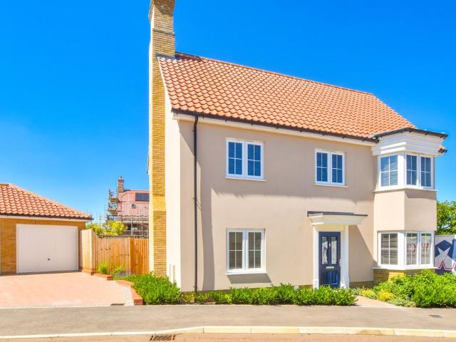 3 bedroom detached house for sale