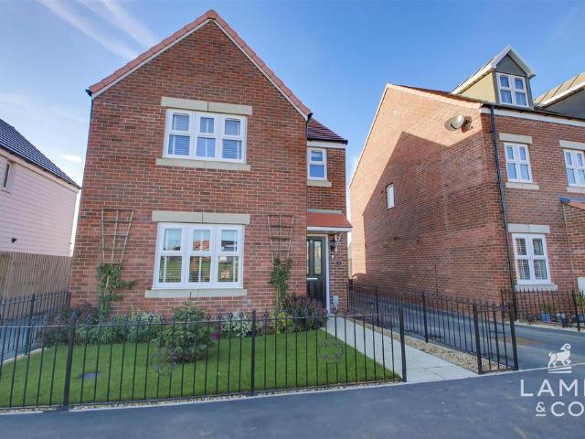 3 bedroom detached house for sale