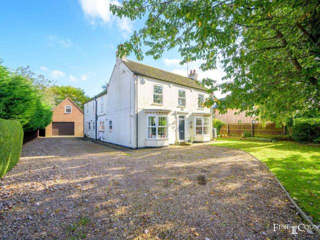 3 bedroom detached house for sale