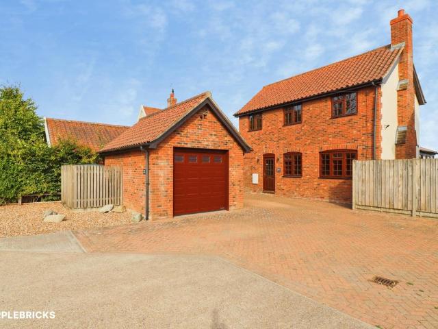 3 bedroom detached house for sale