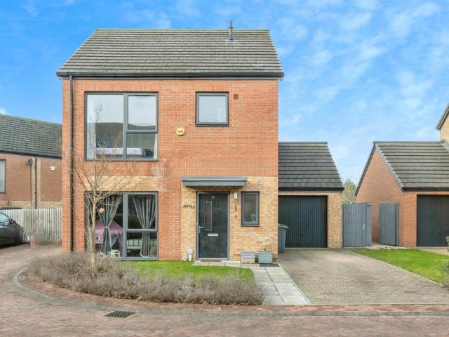 3 bedroom detached house for sale