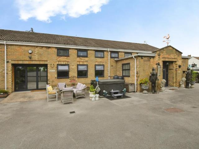 3 bedroom detached house for sale