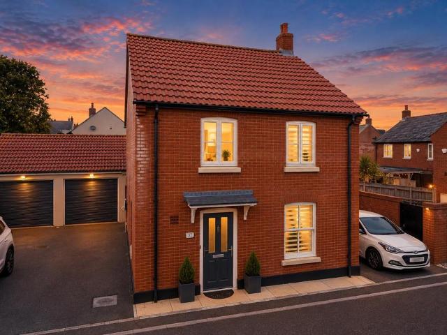 3 bedroom detached house for sale