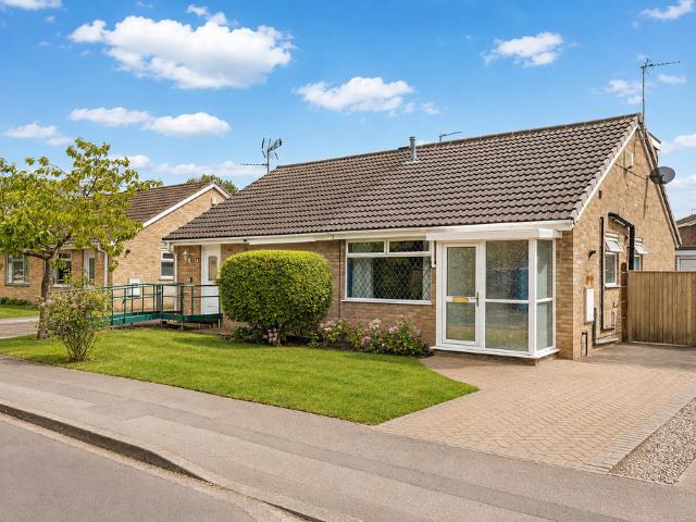 3 bedroom semi detached bungalow for sale