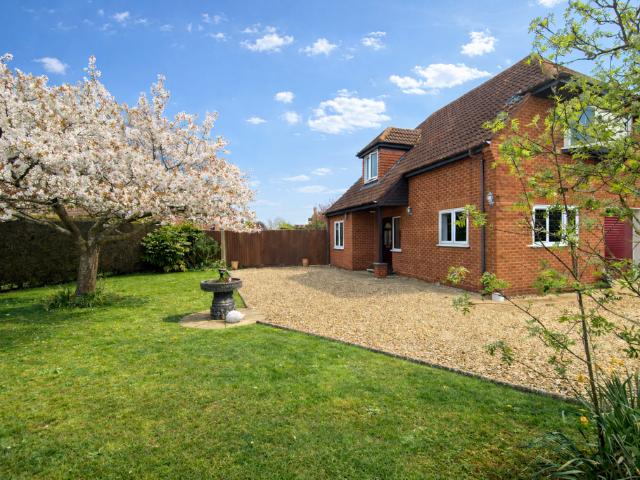 3 bedroom detached house for sale