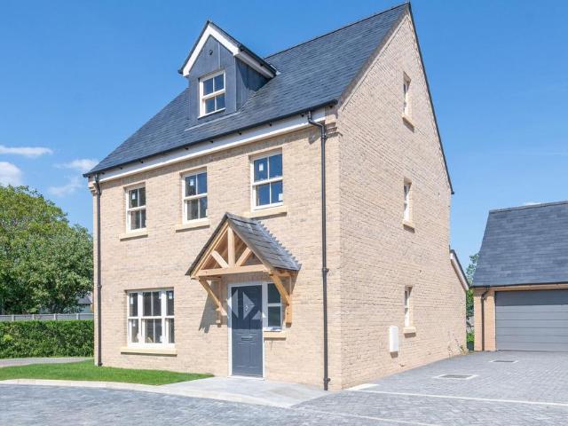 3 bedroom detached house for sale