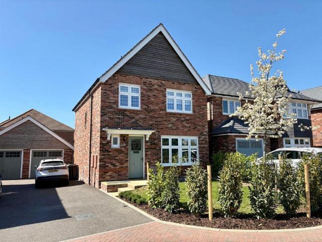 3 bedroom detached house for sale