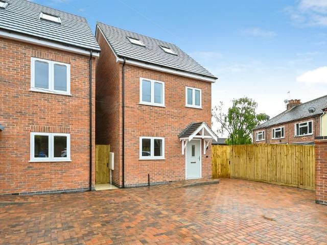 3 bedroom detached house for sale