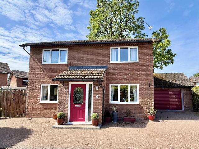 3 bedroom detached house for sale