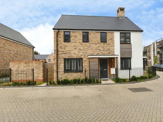 3 bedroom detached house for sale