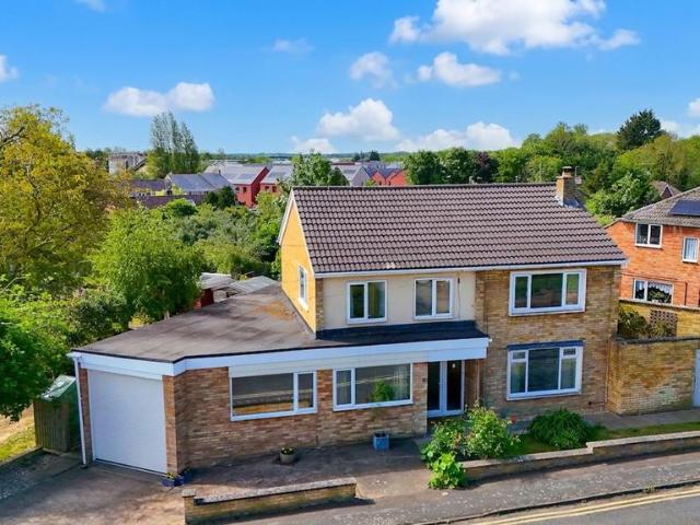 3 bedroom detached house for sale