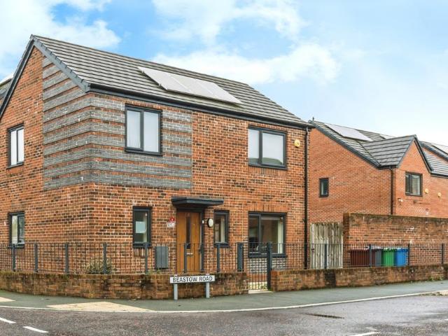 3 bedroom detached house for sale