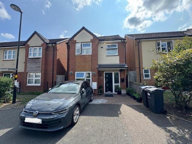 3 bedroom detached house for sale