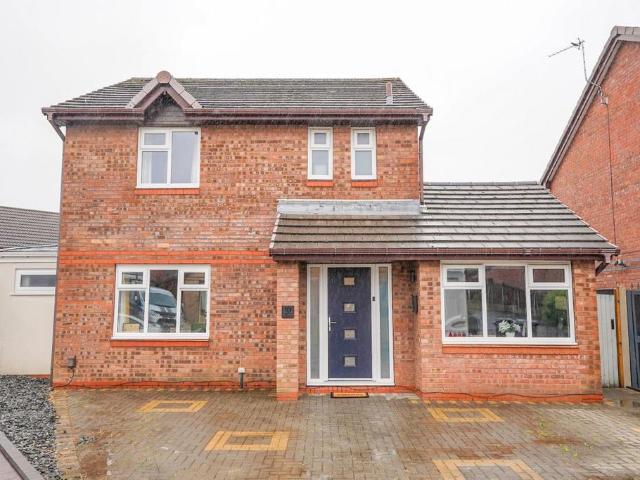 3 bedroom detached house for sale