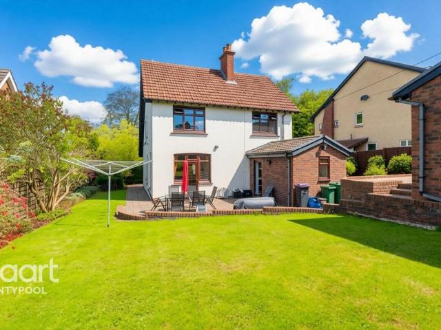 3 bedroom detached house for sale