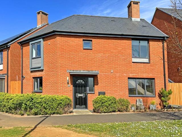 3 bedroom detached house for sale