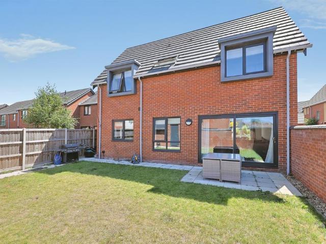 3 bedroom detached house for sale