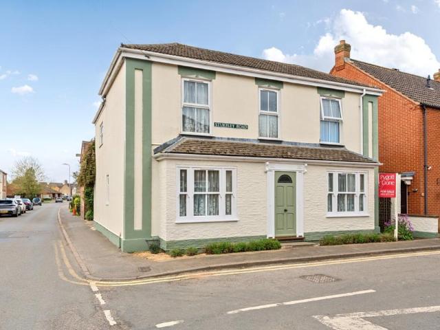 3 bedroom detached house for sale