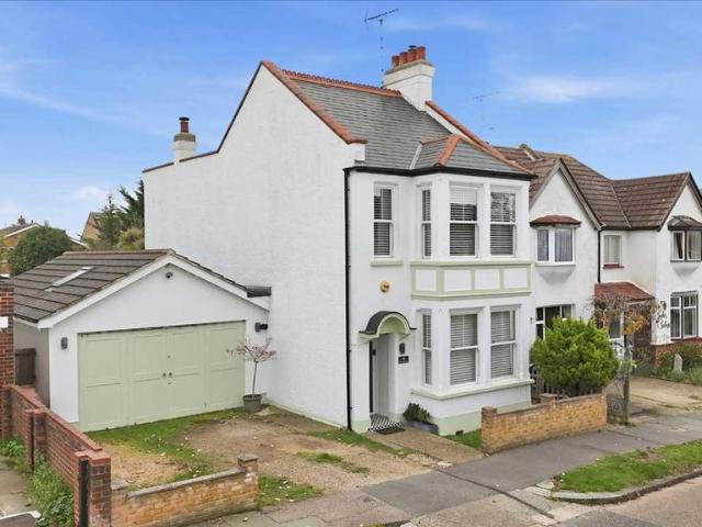 3 bedroom detached house for sale