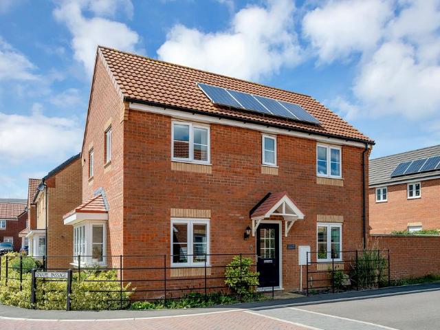 3 bedroom detached house for sale