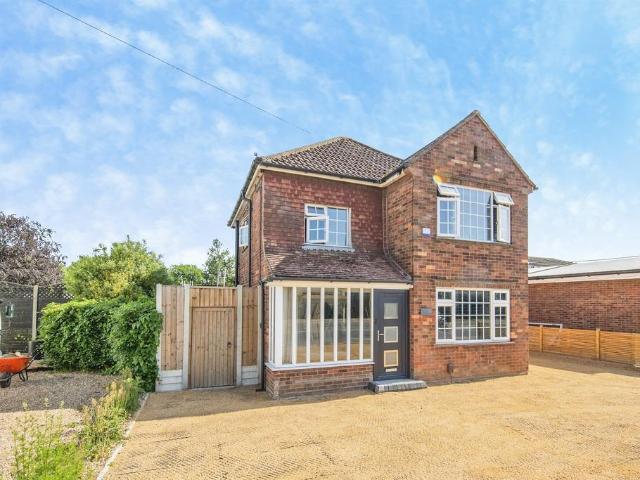 3 bedroom detached house for sale